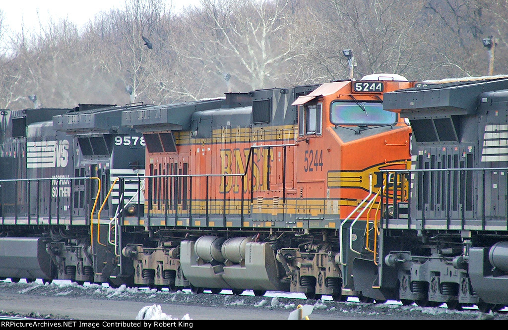 BNSF 5244